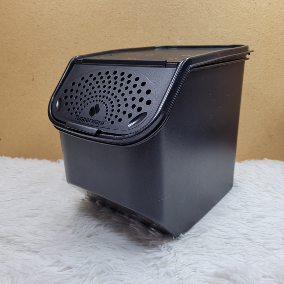 Tupperware | Kitchen | Tupperwareblack Potato Smart Container | Poshmark